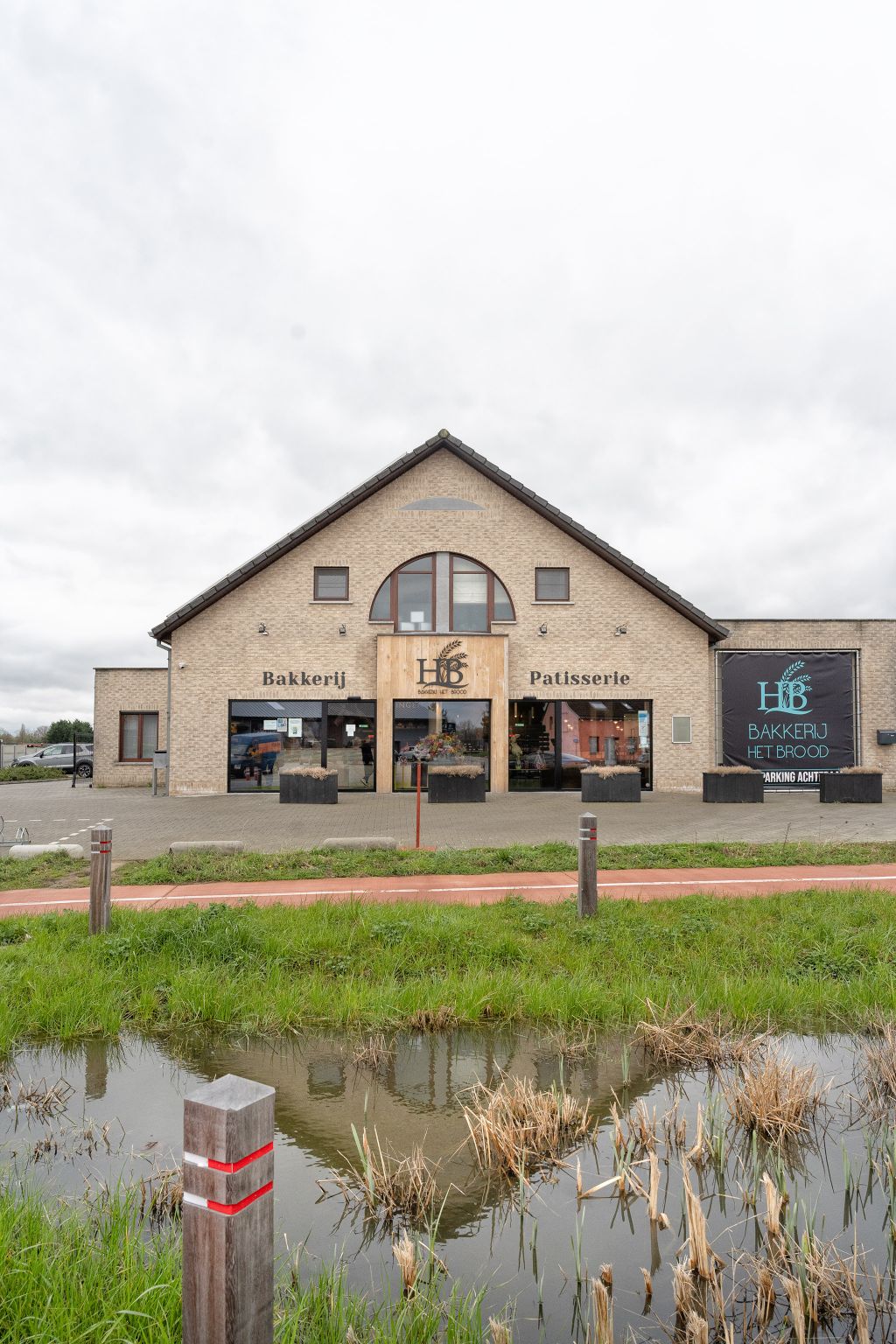 Winkelinrichting en koeling voor bakkerij Het Brood in Glabbeek door ...