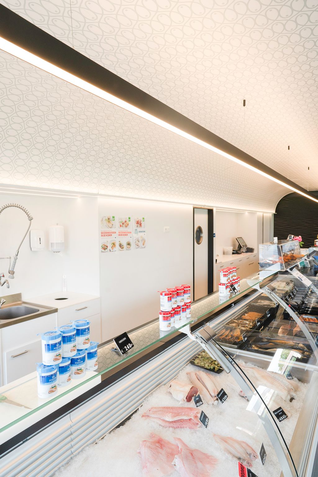 Winkelinrichting en koelinrichting voor viswinkel Vis en Versa