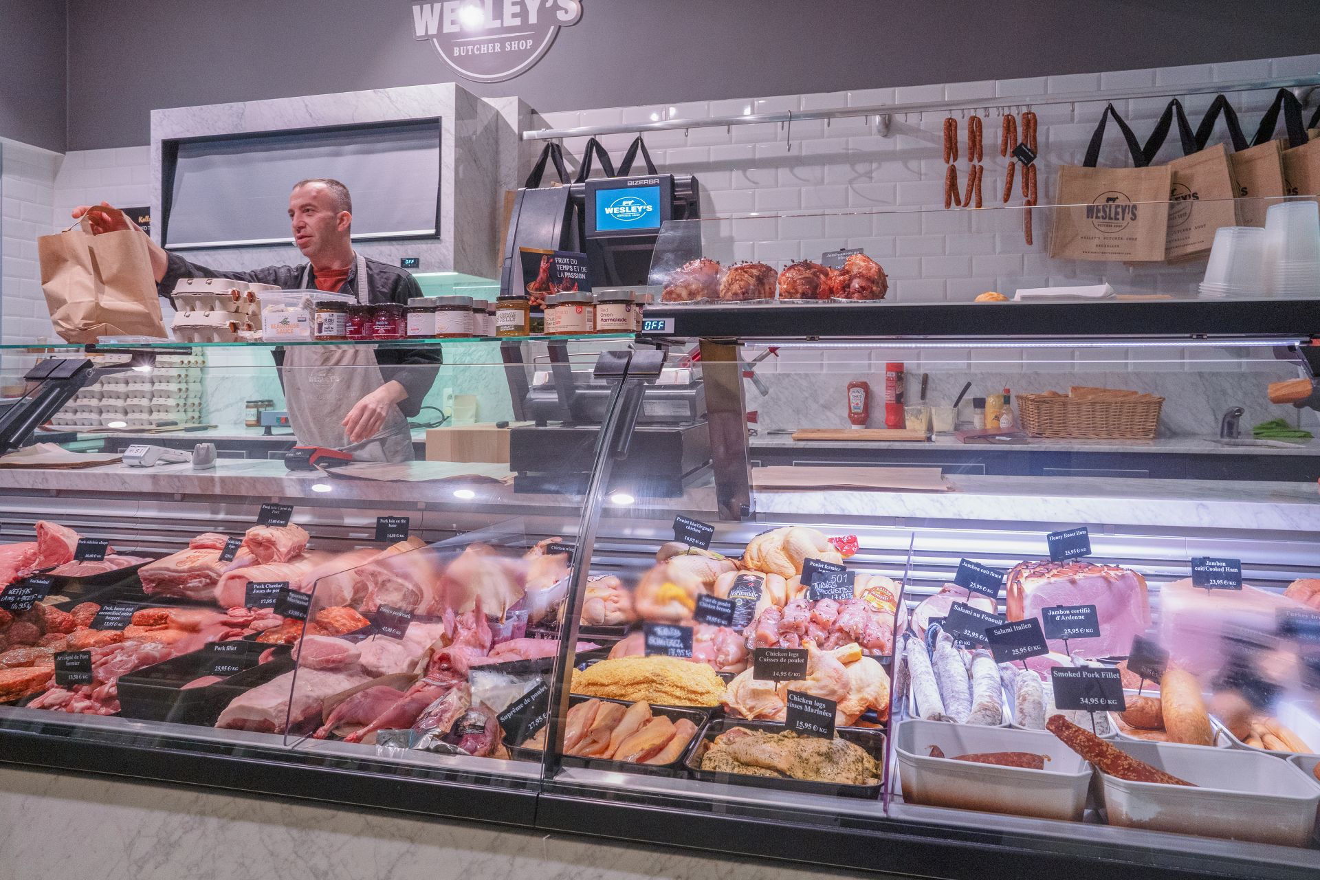Nieuwe winkelinrichting en koeling voor slagerij Wesley's Butcher Shop.